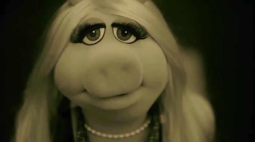 Adele - Hello (Miss Piggy & Kermit MV Parody)
